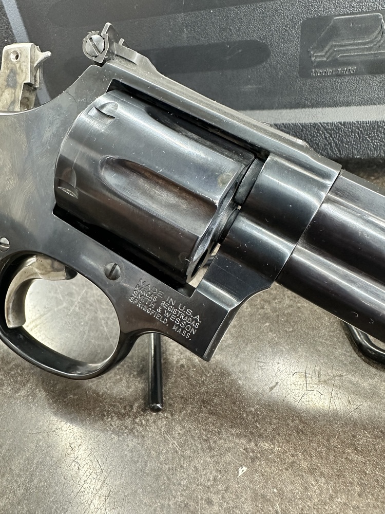 Smith & Wesson 586-4 Double Action .357 Magnum Revolver Blue Steel ...