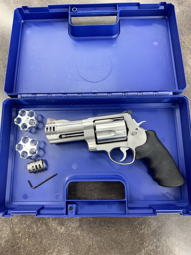 Smith & Wesson 500 4inch Revolver 500 S&W - Revolvers at GunBroker.com ...