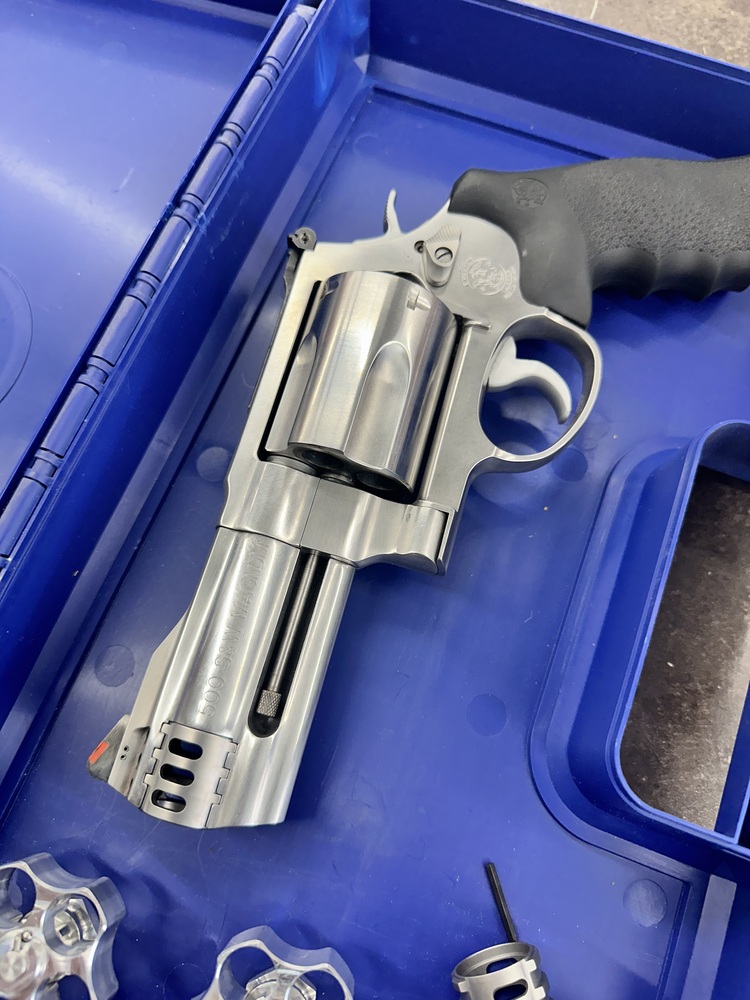 Smith & Wesson 500 4inch Revolver 500 S&W - Revolvers at GunBroker.com ...