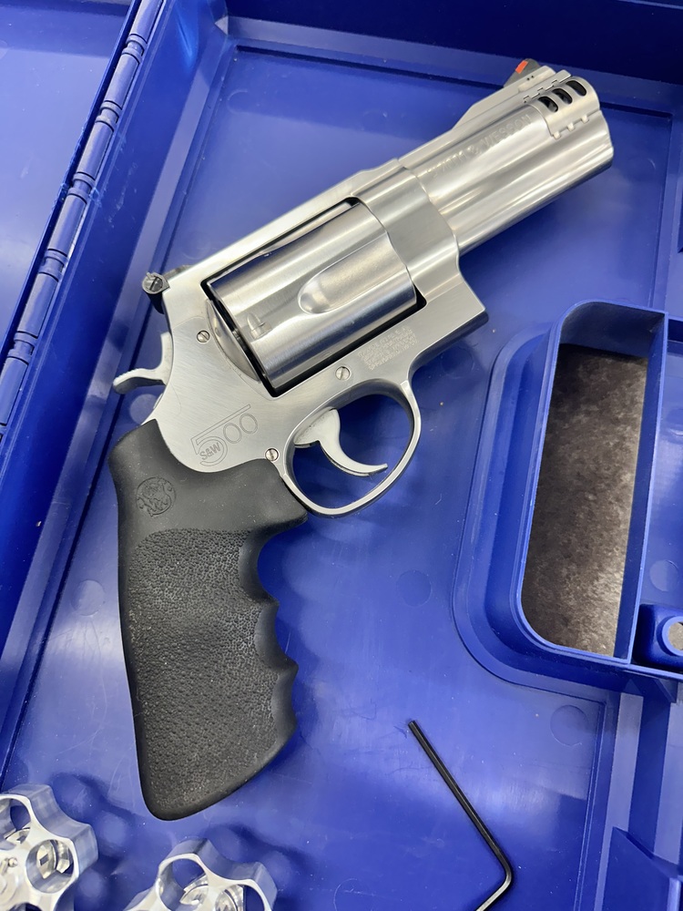 Smith & Wesson 500 4inch Revolver 500 S&W - Revolvers at GunBroker.com ...