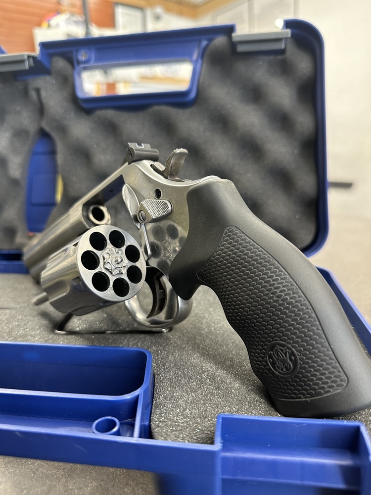Smith & Wesson 686-6 4 INCH 357 SKU 164194 Double Action Revolver ...
