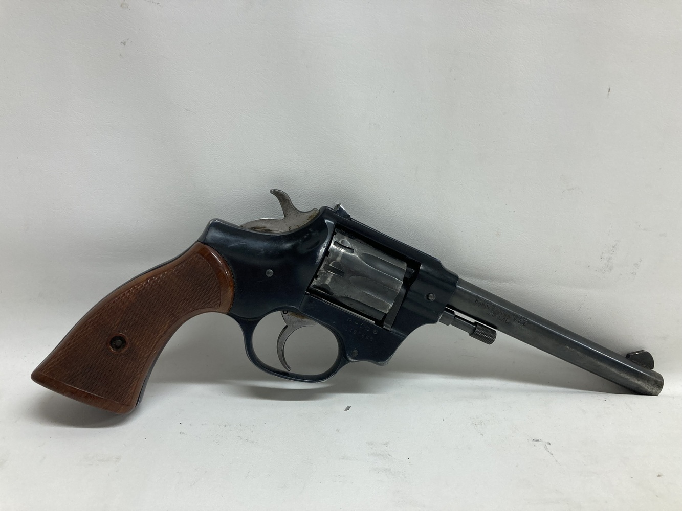 HIGH STANDARD SENTINEL DELUXE 22LR - Revolvers at GunBroker.com ...