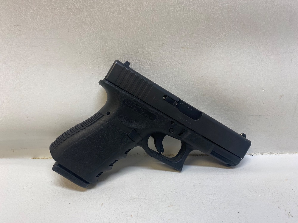 GLOCK 23 gen 3 .40 CAL - Semi Auto Pistols at GunBroker.com : 1111512971