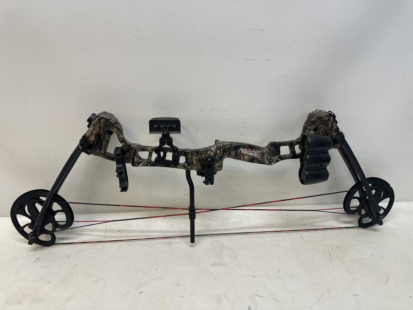 YOUTH BARNETT VORTEX HUNTER COMPOUND BOW - Bows at GunBroker.com ...