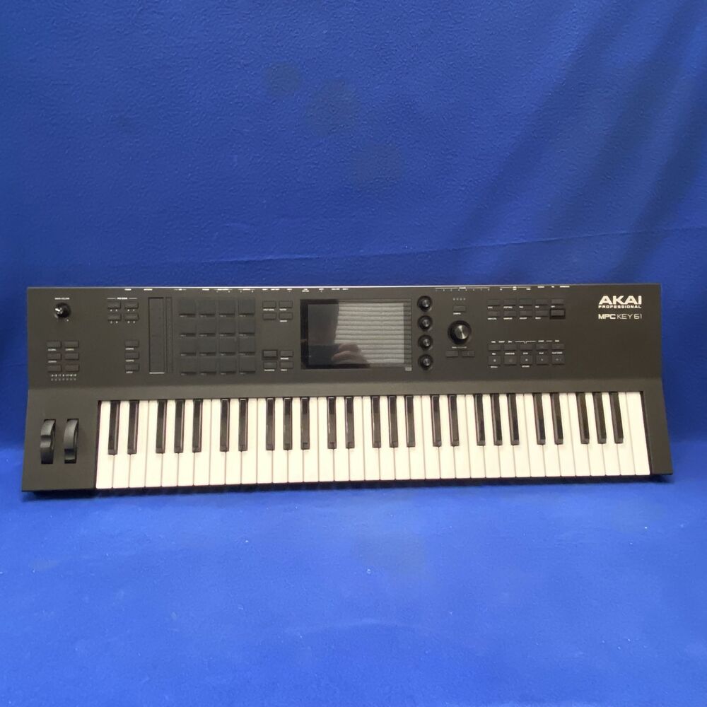 Akai MPC Key 61 Professional Standalone Synthesizer Keyboard Sampler ...