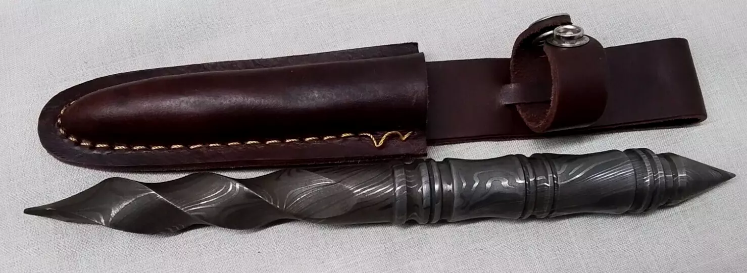 Handmade Damascus Steel Cyclone Tri-Edged Spiraling Dagger w/ Leather ...