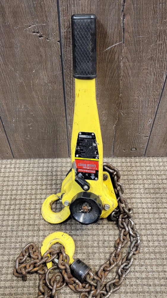 Haul Master 1-1/2 Ton Chain Hoist | Great Plains Pawn