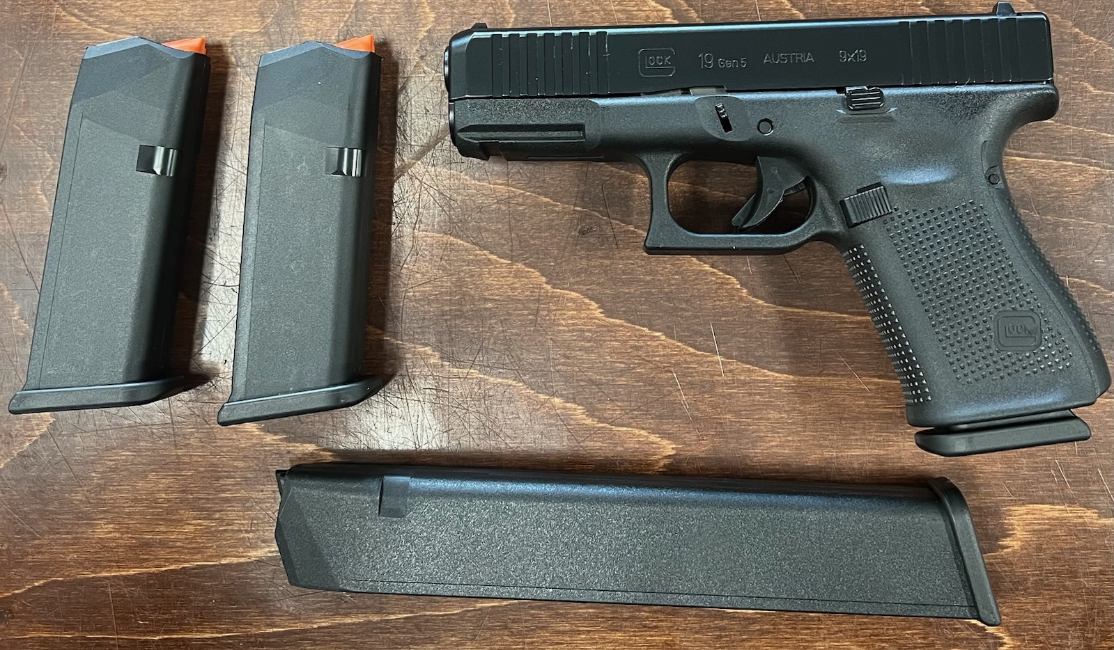 Glock 19 Gen 5 w/ 3 Mags and 1 Big Stick in Hard Black Case | Great ...