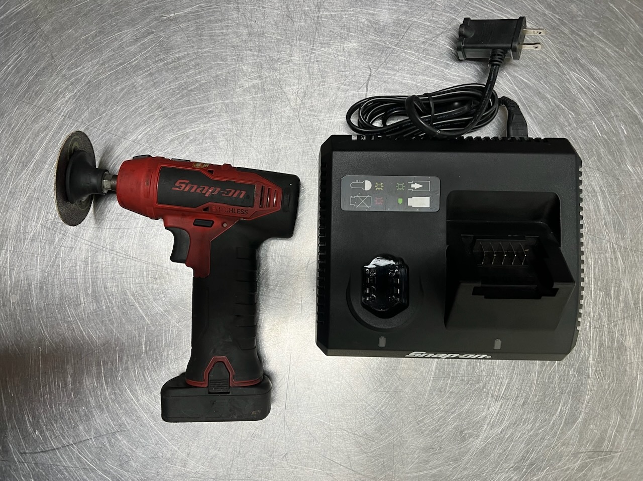 Snap-on Sander w/ Battery & Charger | Great Plains Pawn