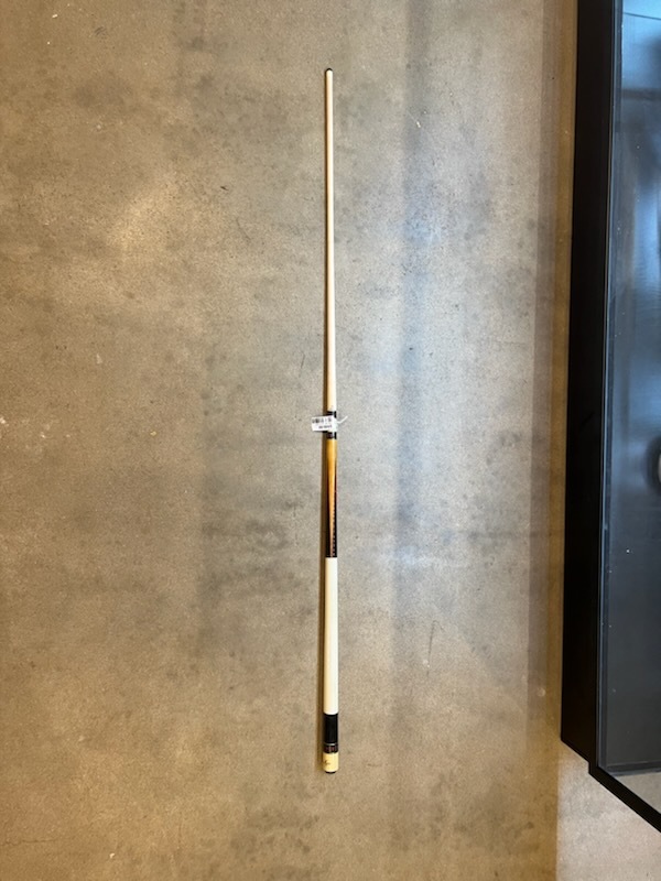 Meucci Pool Cue | Great Plains Pawn