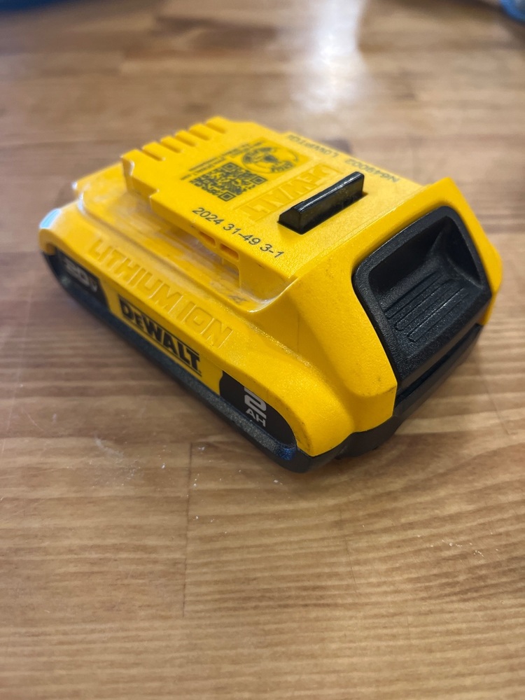 DEWALT / DCB203 / 2AH BATTERY | Great Plains Pawn