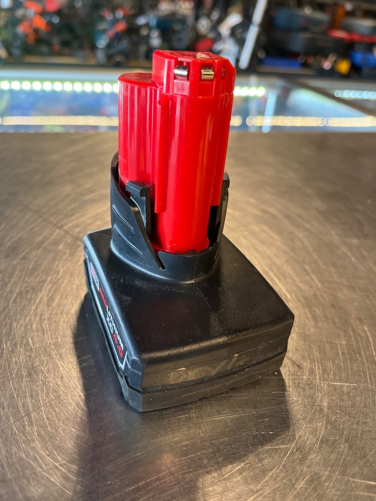 MILWAUKEE / 48-11-2440 / 4AH M12 BATTERY | Great Plains Pawn
