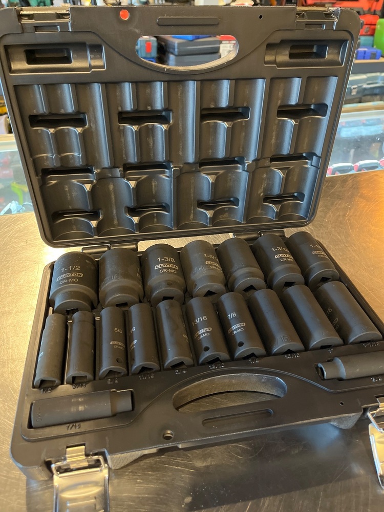 Clayton / 19-Piece Standard Deep Well Socket Set | Great Plains Pawn