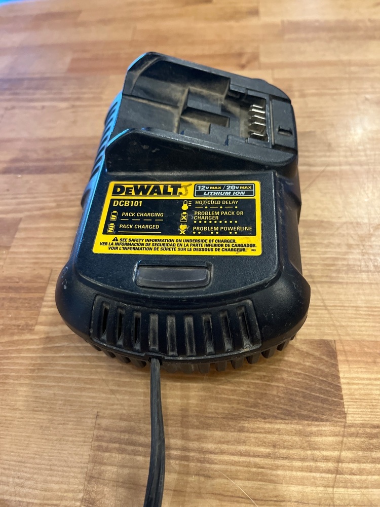 DeWalt / DCB101 / Charger | Great Plains Pawn